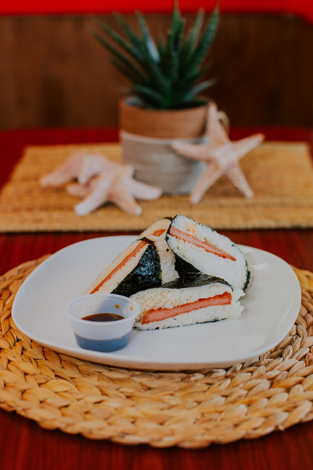 Ekahi Grill is a Hawaiian restaurant based in Colorado and in Utah with ...