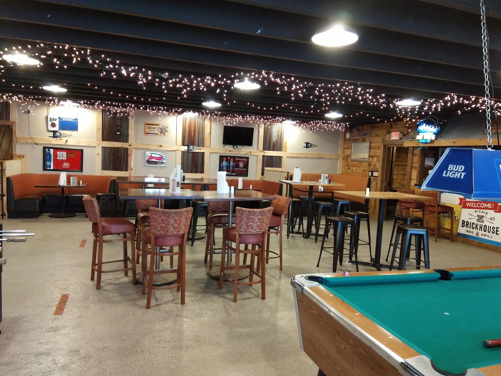 Brick House Bar | Richie Z’s Brickhouse BBQ & Grill