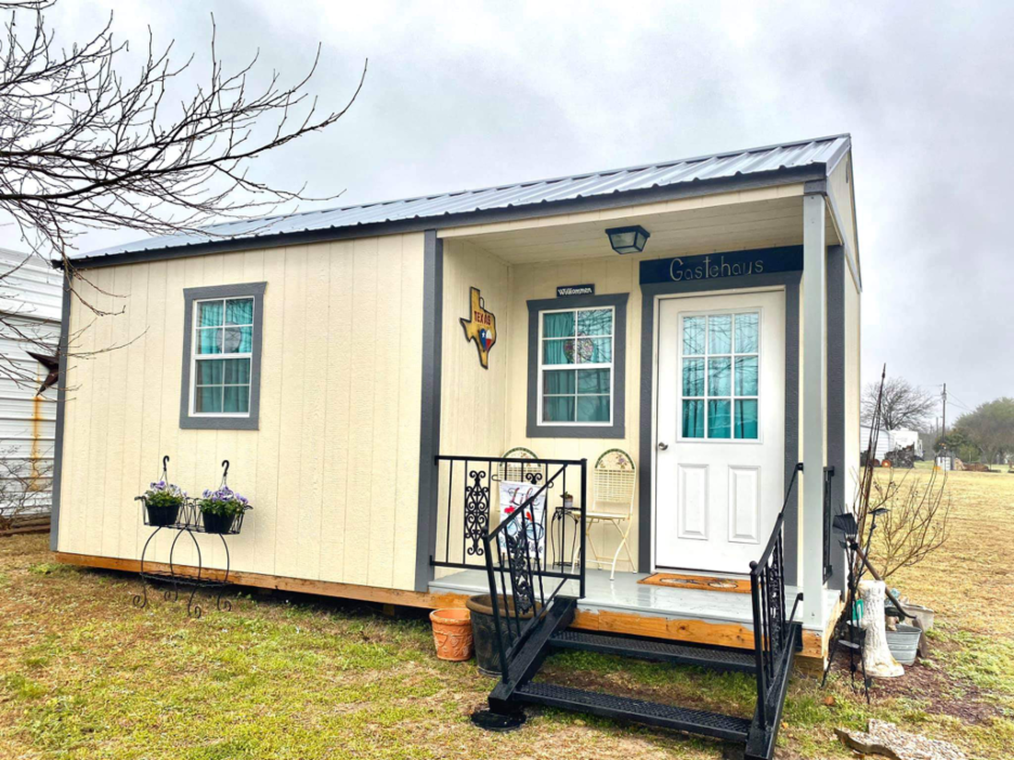 We offer premium cabins, sheds, barns, etc. | Premier Structures | Home