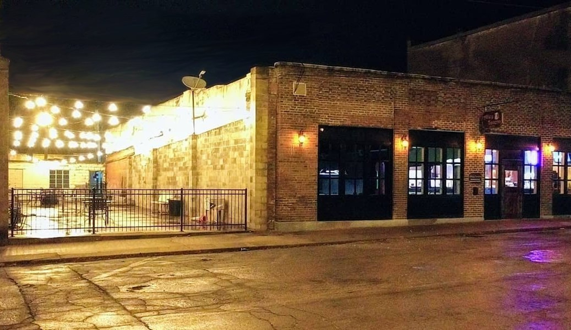 Alley Tavern | Bar Food & Cold Drinks