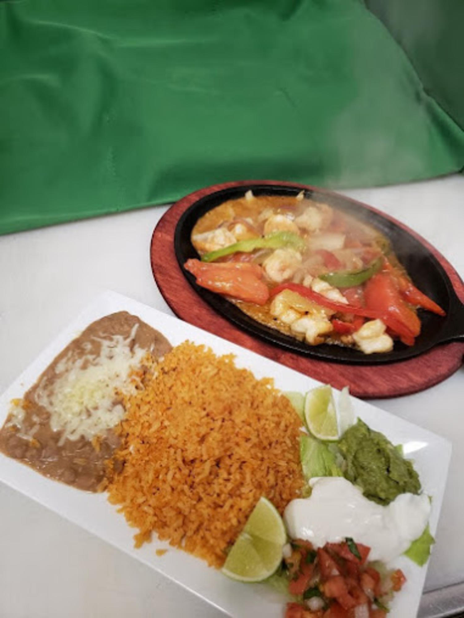 Ensenada Restaurant | Ensenada Restaurant / Gallery