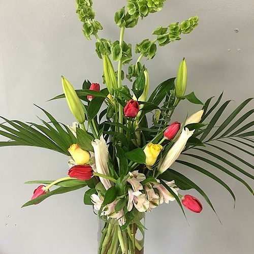 Fresh Mixed Floral Arrangement in a Vase | Avante Design Studio