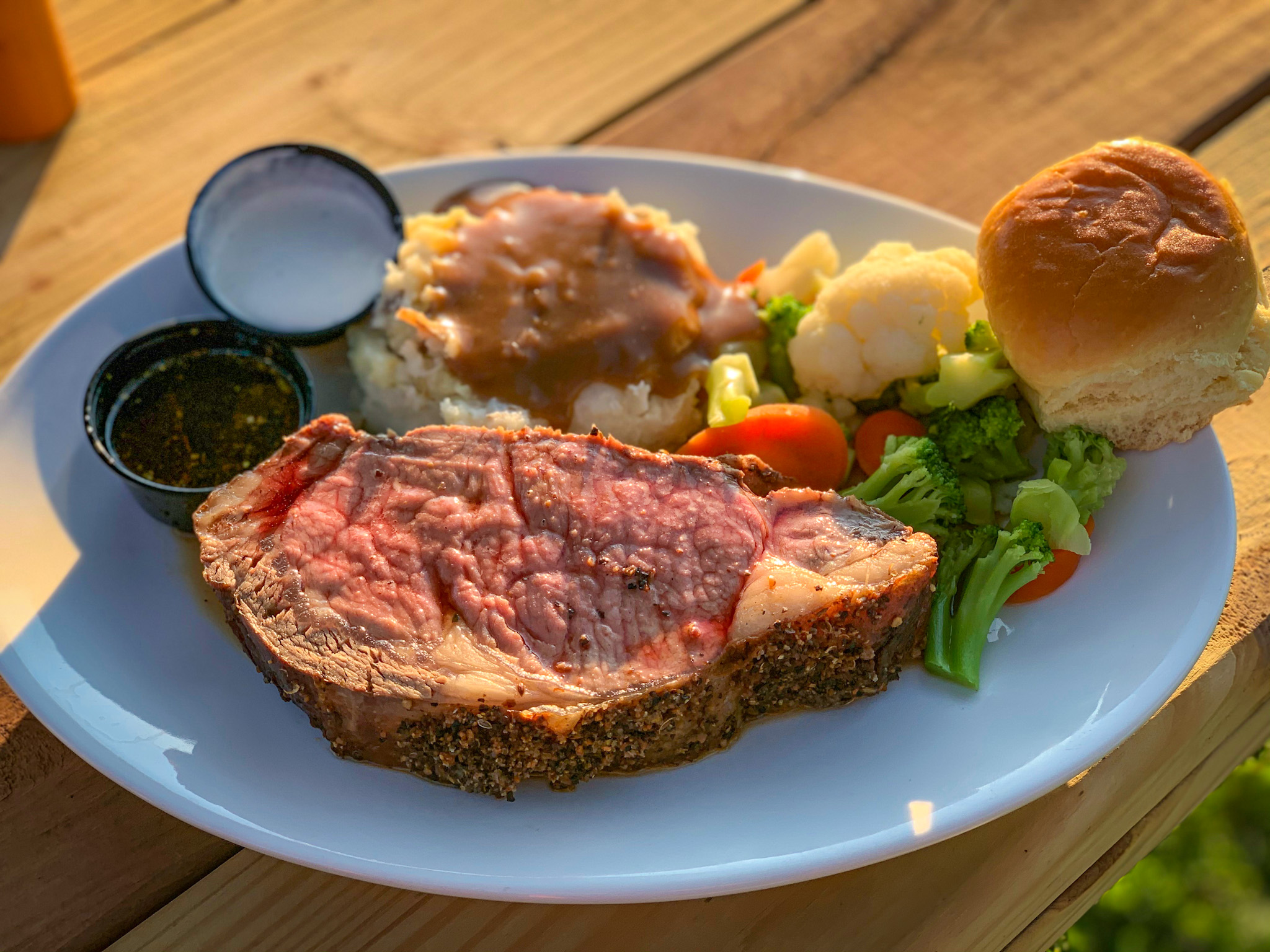 Hoops Sports Bar and Grill | Hoops Bar & Grill